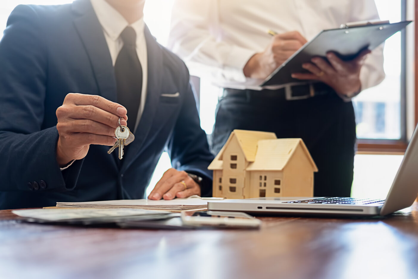 How to Get Listings in 2024: 20 Top Listing Agents Share Their Secrets