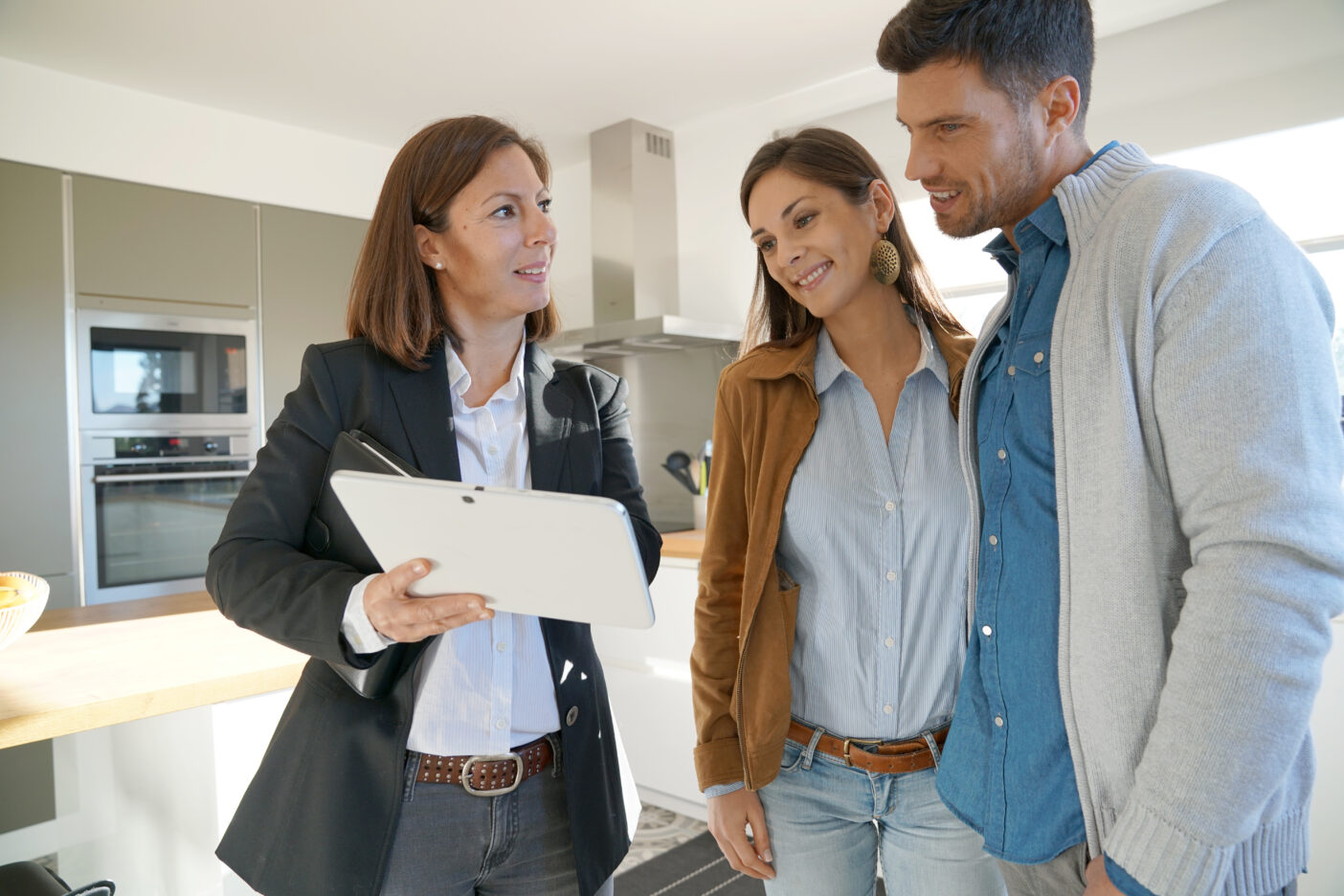 Finding Buyers in Real Estate 101: Tips and Tricks to Save